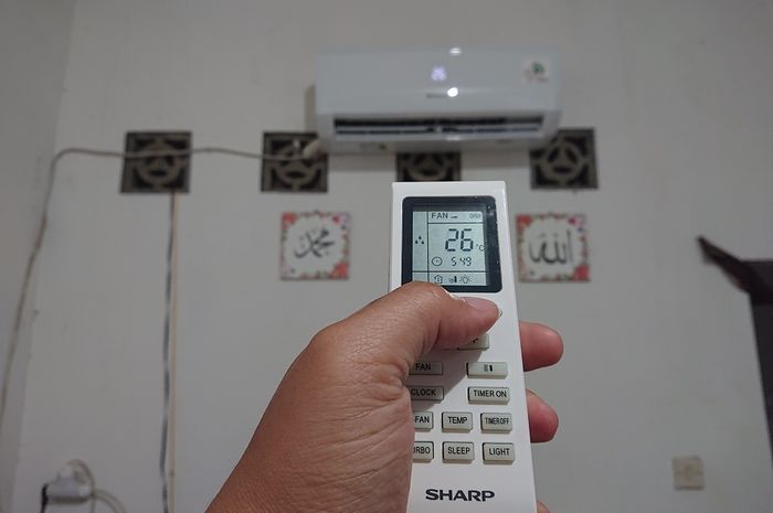 Jarang Dipencet, Satu Tombol di Remote AC ini Bikin Tagihan Listrik ...