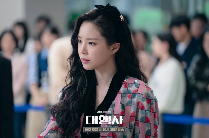 Aktingnya Kena Kritik Netizen lagi, Kepoin Info Drama Korea Son Naeun - CewekBanget