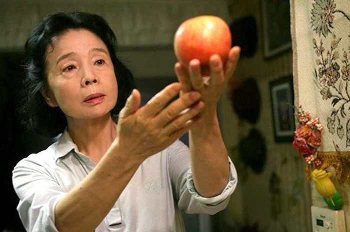 Profil Yoon Jung Hee, Aktris Senior Korea Selatan yang Meninggal Dunia ...