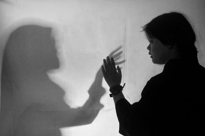 Cara Foto Bayangan di Tembok, Bisa Langsung Coba Pakai Kamera HP - Fotokita