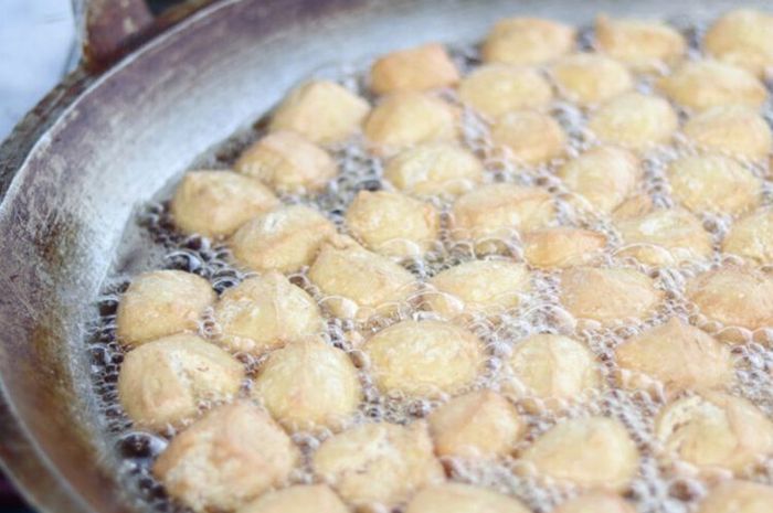 Trik Menggoreng Tahu Supaya Mengembang, Ternyata Rendam Dulu Pakai ...