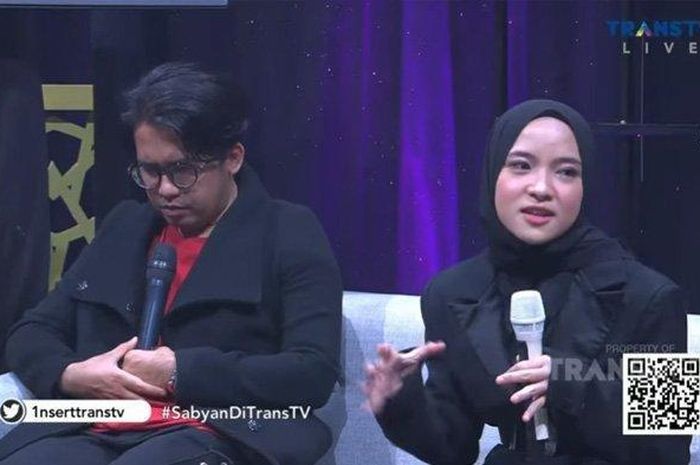 Khusyuk Latihan Nyanyi, Nissa Sabyan Terekam Dipanggil 'Yank' Oleh ... Khusyuk Latihan Nyanyi, Nissa Sabyan Terekam Dipanggil 'Yank' Oleh ...