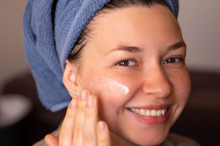 Manfaat Moisturizer Untuk Kulit Berjerawat Jangan Sampai Skip Stylo