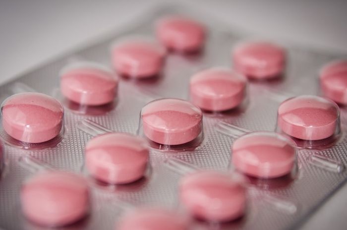 4 Rekomendasi Obat Diare Terbaik untuk Orang Dewasa Tersedia di Apotek ...