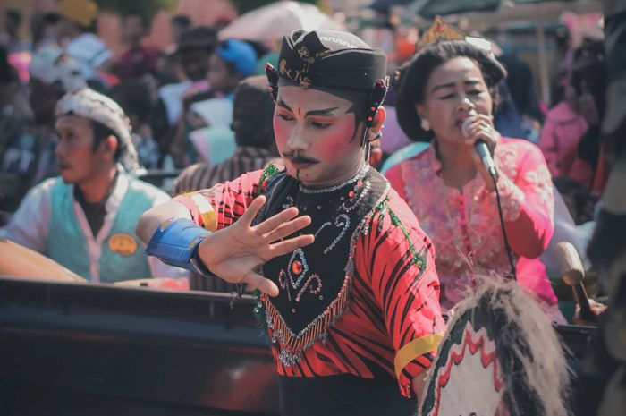 Pengertian dan Ciri-Ciri Teater Tradisional - Adjar