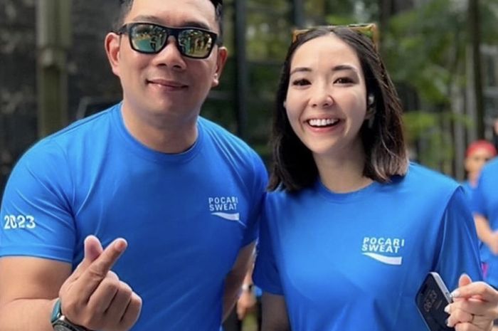 Pose di Sebelah Ridwan Kamil, Potret Gisel Bikin Netizen Adu Komentar ... Pose di Sebelah Ridwan Kamil, Potret Gisel Bikin Netizen Adu Komentar ...