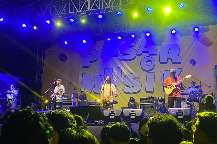 The Adams Meriahkan Panggung Pasar Musik Lewat Tembang Lawasnya - Hai