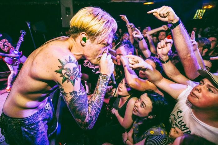 Neck Deep Rilis Music Video dan Single Patah Hati di Hari Valentine - Hai