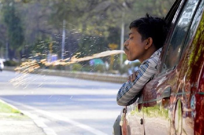 Hati-hati Kalau Keluarga Ada yang Doyan Meludah, Bisa Jadi Penyakit ini ...
