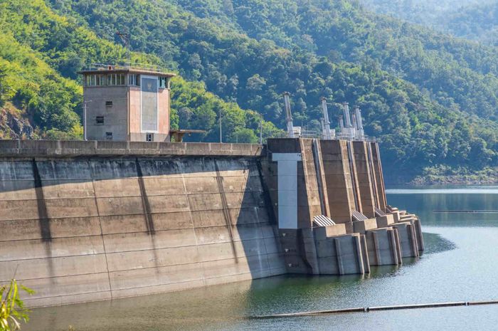 Cara Kerja Pembangkit Listrik Tenaga Air dan Alat Apa Saja yang ...