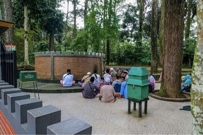 Ide Ngabuburit di Gunung Tidar, Tempat Wisata Religi Magelang - Fotokita