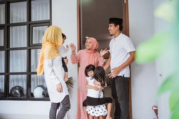 Jangan Asal Nyelonong, Berikut Adab Bertamu ke Rumah Orang Secara Islam ...