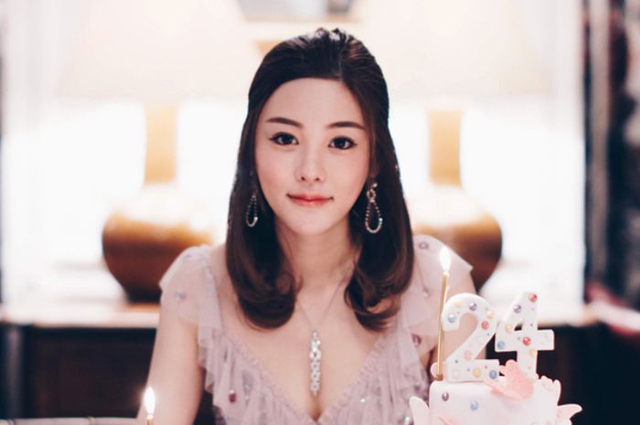 Definisi Beban Hidup, Model Cantik Abby Choi Masih Biayai Keluarga ...