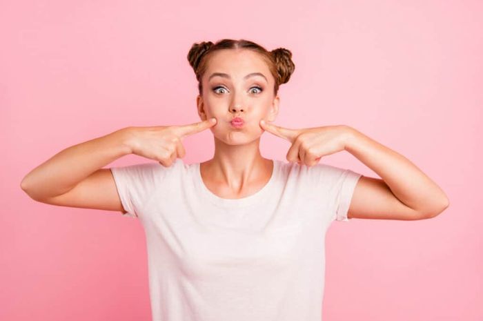Mitos atau Fakta Senam Wajah Bisa Cegah Keriput? Ini Kata Pakar! - Stylo