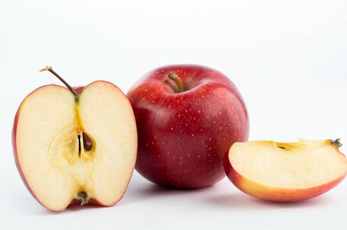 Ampuh Kurangi Rasa Sakit di Perut, Simak Cara Olah Buah Apel Jadi Obat ...