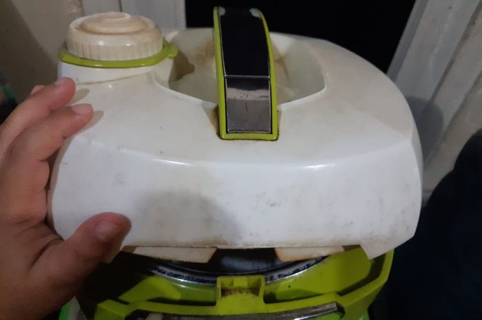 Penyebab Bau Gosong pada Rice Cooker, Penting Diketahui Nih Moms! - Nakita