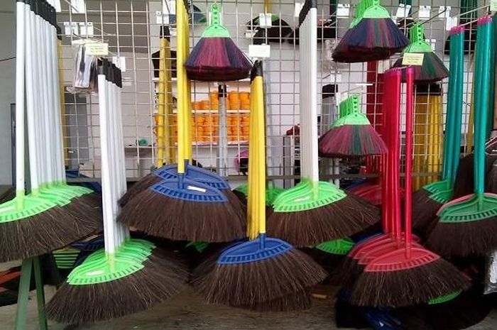 Sering Dipakai Jadi Rontok, Cara Merawat Sapu Ijuk Biar Awet Ternyata ...