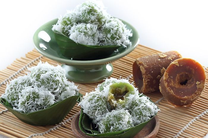 5 Fakta Unik Klepon, Kue Tradisional dengan Lelehan Gula Merah di ...