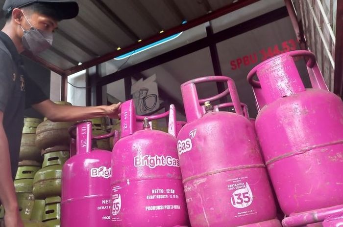 Sering Lihat Depan Supermarket, Ternyata Tabung Gas Elpiji Berwarna ...