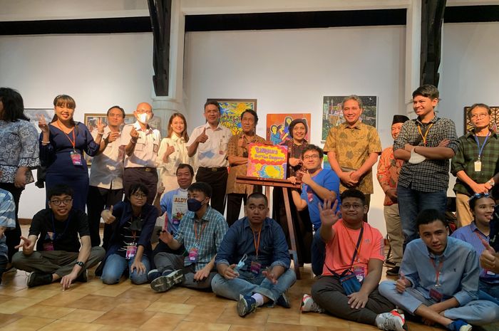 Lebih Dekat dengan Seniman Penyandang Autisme dalam Pameran ‘Bianglala Seribu Imajinasi’ di ...