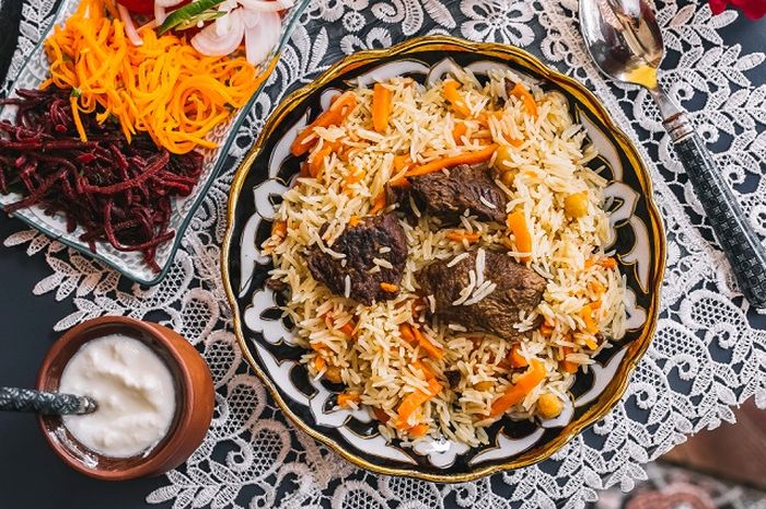 Saus Tomat hingga Umm Ali, Ketahui 5 Makanan Khas Idulfitri di Arab ...