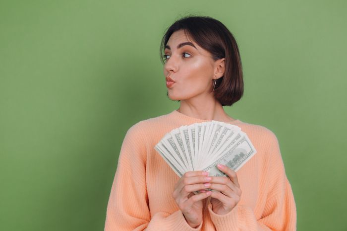 3 Shio dengan Rezaki Sederas Sungai, Bulan Ini Bakal Penuhi Wishlist