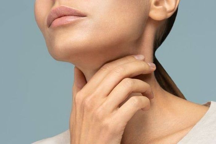 Cara Menghilangkan Leher Hitam Secara Alami yang Tepat, Mudah Banget ...