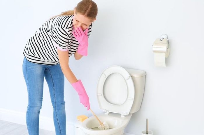 5 Cara Jitu Menghilangkan Bau Pesing di Kamar Mandi. Biar Nyaman ...