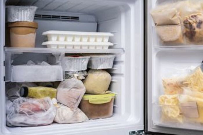 Gak Perlu Dicongkel, Cara Cegah Es Batu Lengket di Freezer Ternyata ...