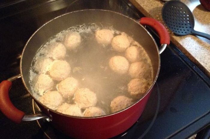 Bukan Tambahan Micin Atau Cuka, Ini Rahasia Membuat Kuah Bakso yang ...