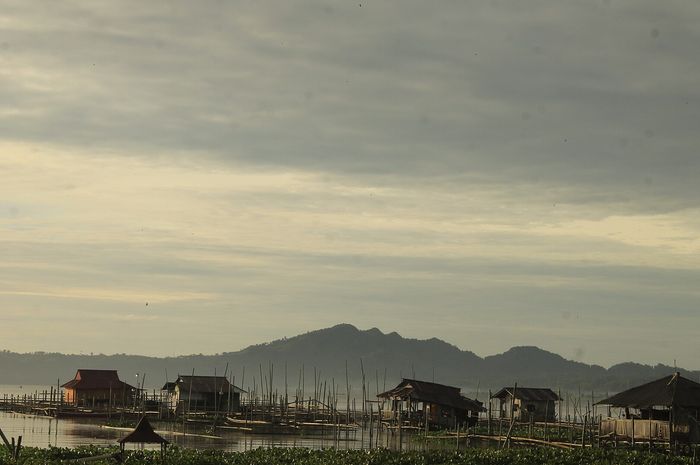 5 Rekomendasi Tempat Wisata di Tondano, Ada Danau Hingga Air Terjun - Bobo