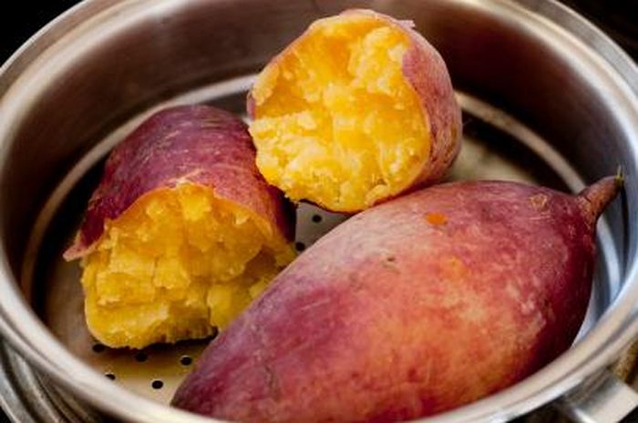 Semua Orang Belum Tahu, Rahasia Rebus Ubi Jalar Agar Tidak Benyek ...