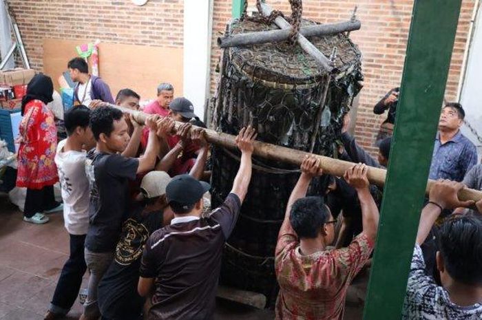 Termasuk Festival Lopis Raksasa, Inilah Tradisi Syawalan di Pekalongan ...