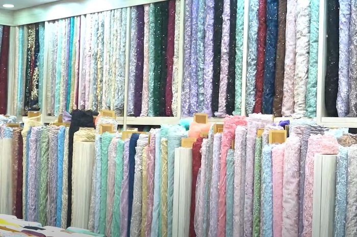 Belanja Kain Gaun Pengantin dan Kebaya Mewah di Texstylez REVO Mall ...