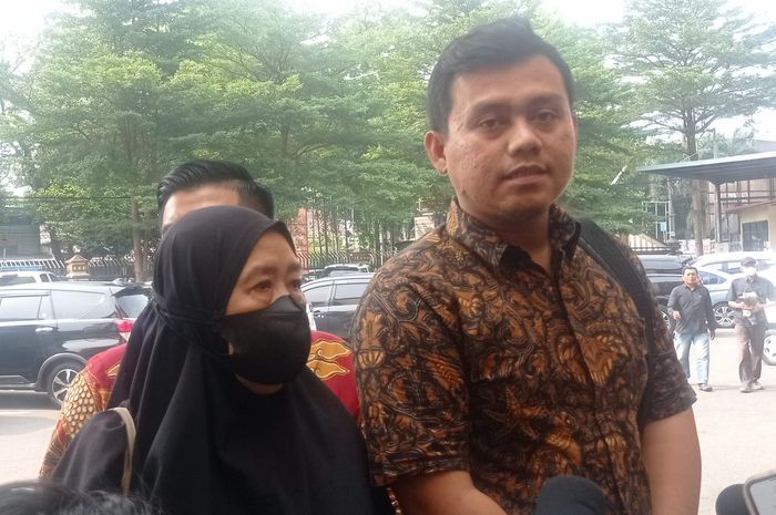 Hadapi Tudingan Ira Riswana Soal Pemerasan, Keluarga Korban Meninggal ... Hadapi Tudingan Ira Riswana Soal Pemerasan, Keluarga Korban Meninggal ...