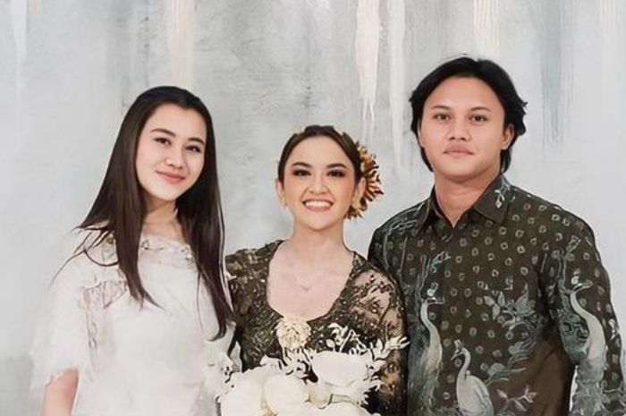 Penampilan Manis Aaliyah Massaid di Pertunangan Mahalini dan Rizky ...