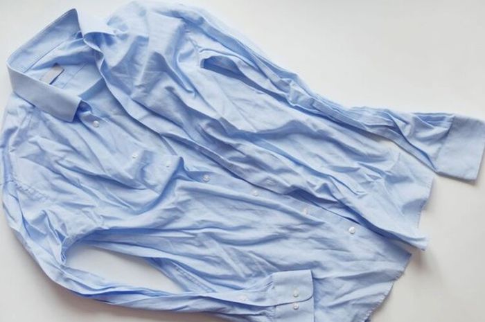 4 Trik Cepat Menghilangkan Lipatan Baju yang Bikin Kusut Tanpa ...
