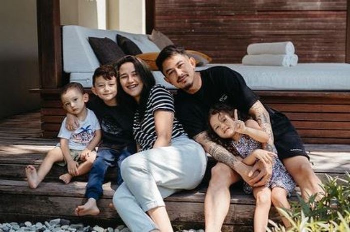 Fandy Christian Diduga Selingkuh dengan Lawan Main, Dahlia Poland ...