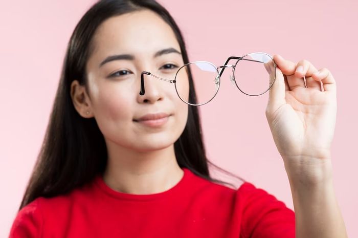 TIps Memilih Kacamata Agar Bisa Digunakan Dalam Waktu Lama, Simak Yuk! - Stylo