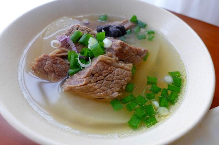 Tips Membuat Kaldu Ayam Bening nan Gurih Seperti di Restoran, Cuma ...