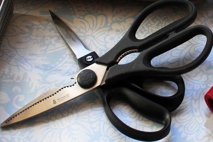 Bikin Kesal Gak Bisa Dipakai, Ini Cara Hilangkan Karat pada Gunting ...