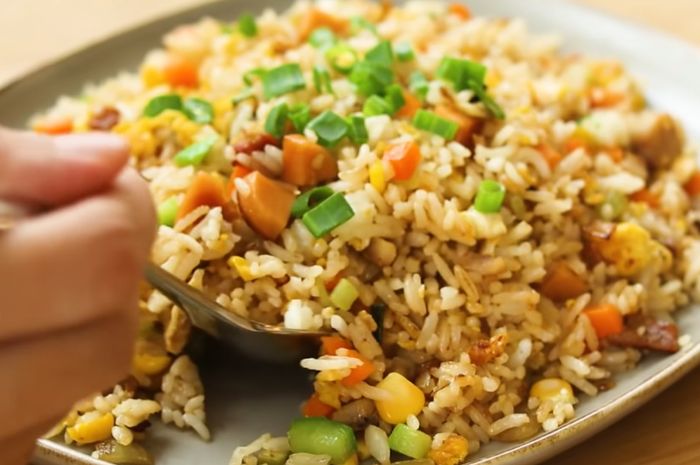 Resep Nasi Goreng Ala Hongkong Praktis Ala Chef Devina Hermawan, Super ...