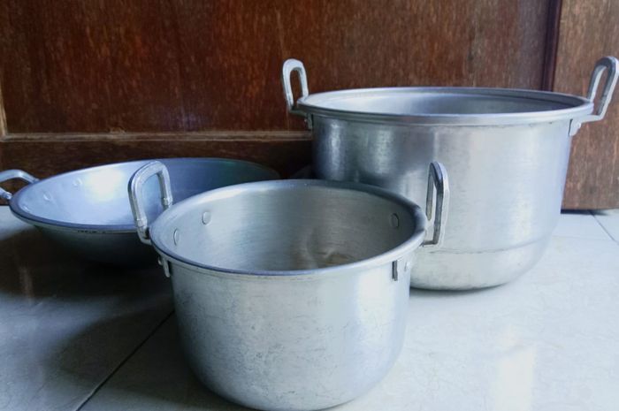 Cara Mencuci Panci dan Wajan Ternyata Harus Pakai Air Hangat, Ini 4 ...