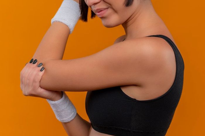 Cara Memutihkan Siku Hitam Akibat Daki, Cukup Pakai Minyak Kelapa! - Stylo