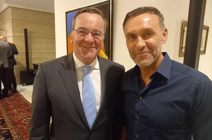Thomas Doll Bertemu Dengan Menteri Pertahanan Jerman, Sinyal Persija ...