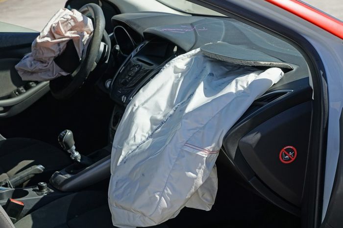 Mengenal Sejarah Airbag di Kendaraan, Inovasi yang Mengubah Industri Otomotif - Adjar