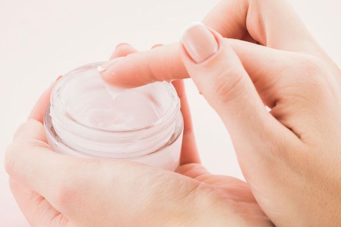 Viral Muka Hitam Karena Merkuri, Ini Cara Memilih Krim Pemutih Wajah ...