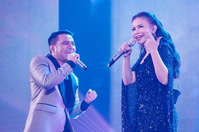 Duet Bareng Judika, Rossa Tampil Memukau Kenakan Dress Sequin Panjang ...