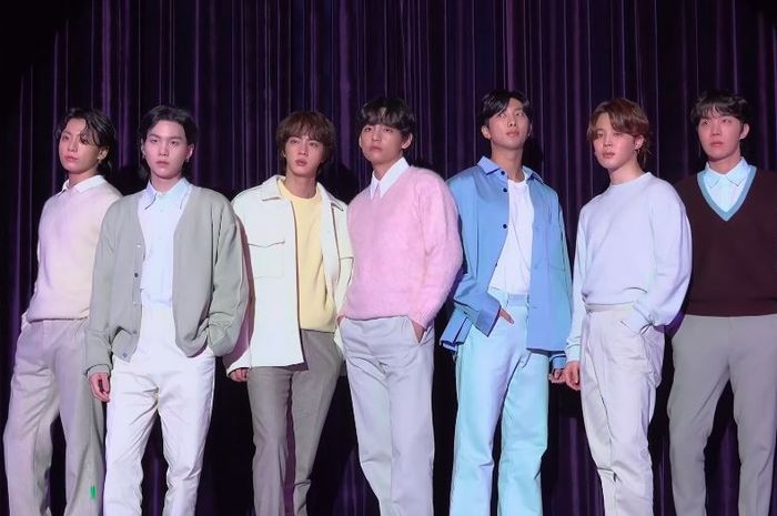 The Power of ARMY, Lagu Baru BTS 'Take Two' Masuk Peringkat 1 Chart ...