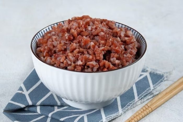 Bukan Pakai Banyak Air, Cara Masak Beras Merah agar Hasilnya Pulen dan ...